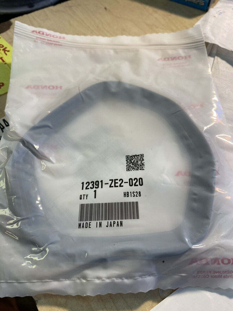 BRAND NEW Genuine Honda 12391-ZE2-020 Valve Cover Gasket **FREE SHI...
