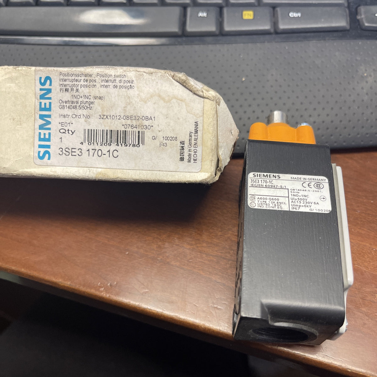 NEW GENUINE Siemens 3SE3 170-1C Position Switch *FREE SHIPPING* | M...