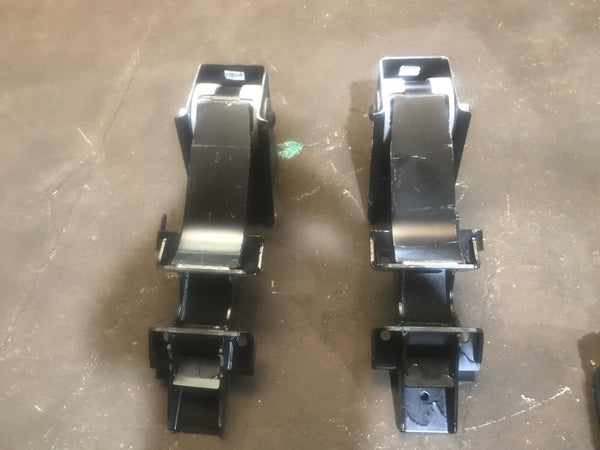 PAIR HT30017001 Kit Axle Hendrickson HT Top Mount HT300 kenworth, p...