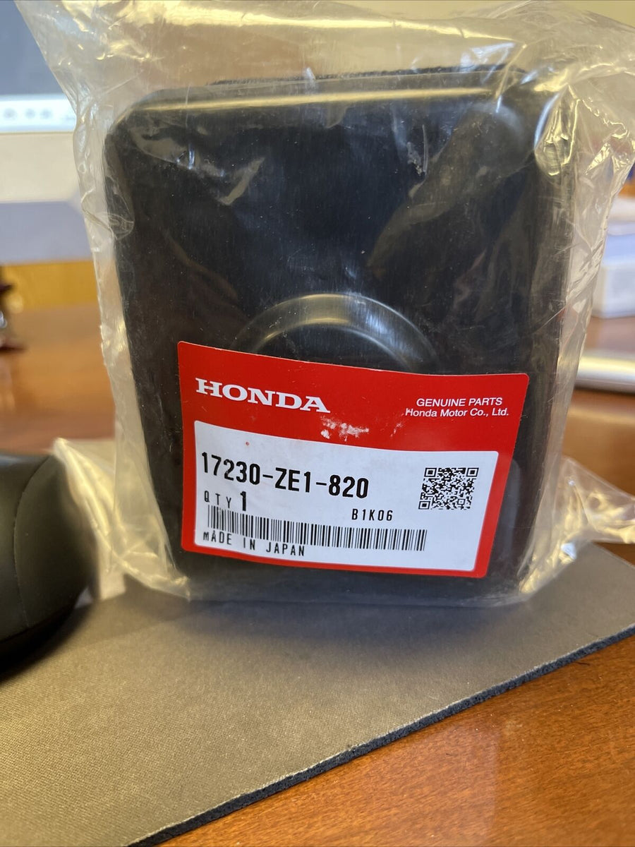 New Genuine Honda 17230-ZE1-820 Air Cleaner Cover **FREE SHIPPING**...