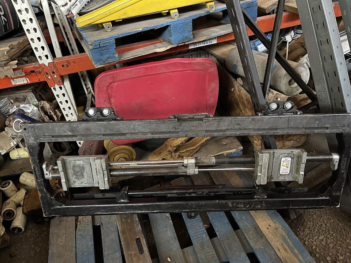 NEW GENUINE CASCADE POSITIONER SIDESHIFTER B003 6071272 R-7 CAP 460...