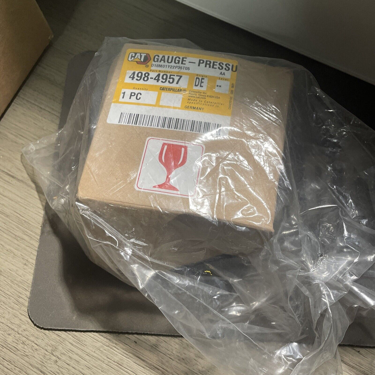 NEW GENUINE OEM CATERPILLAR 498-4957: GAUGE-PRESSU | Mega Mart Ware...